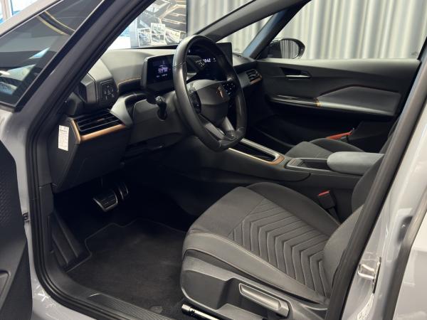 Grey Cupra Born 2022 in Riga, with an engine capacity of 0.00 L and mileage of 91 thousand km for 21990 €, photo 7 on AUTOMOTO.COM.LV