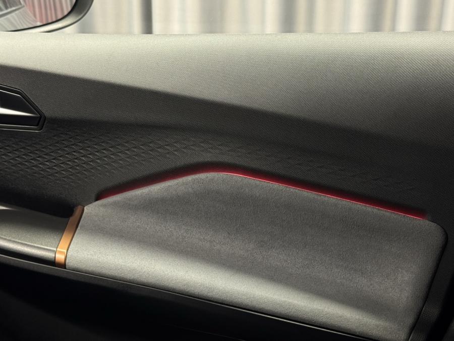 Серый Cupra Born 2022 в Рига, объемом двигателя 0.00 л и пробегом 91 тыс. км за 21990 €, фото 25 на AUTOMOTO.COM.LV