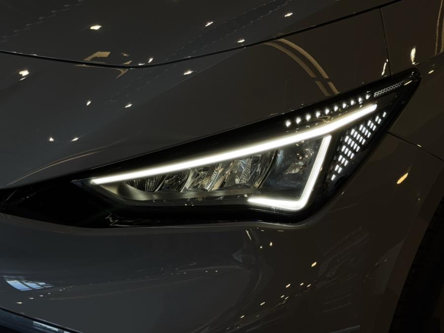 Серый Cupra Born 2022 в Рига, объемом двигателя 0.00 л и пробегом 91 тыс. км за 21990 €, фото 30 на AUTOMOTO.COM.LV
