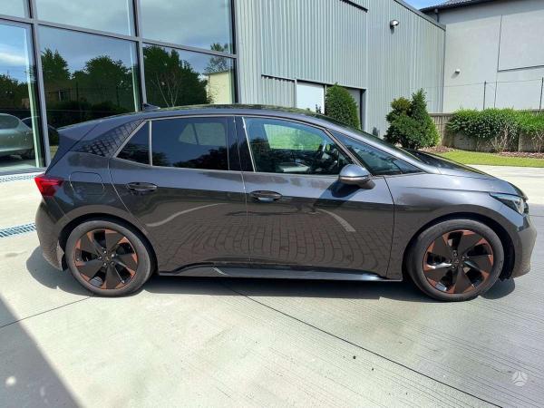 Pelēks Cupra Born 2022 Viļņa, ar dzinēja tilpumu 0.00 L un nobraukumu 61 tūkst. km par 23400 €, foto 4 vietnē AUTOMOTO.COM.LV