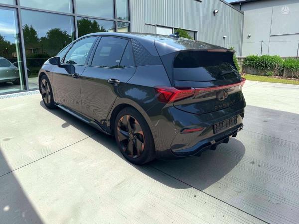 Pelēks Cupra Born 2022 Viļņa, ar dzinēja tilpumu 0.00 L un nobraukumu 61 tūkst. km par 23400 €, foto 7 vietnē AUTOMOTO.COM.LV