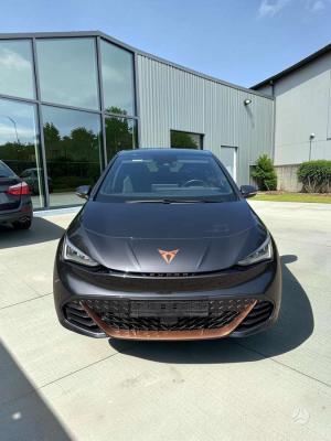 Серый Cupra Born 2022 в Вильнюс, объемом двигателя 0.00 л и пробегом 61 тыс. км за 23400 €, фото 3 на AUTOMOTO.COM.LV