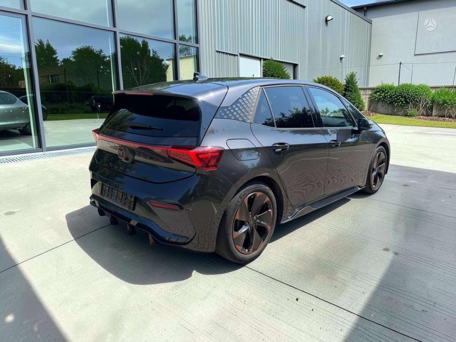 Серый Cupra Born 2022 в Вильнюс, объемом двигателя 0.00 л и пробегом 61 тыс. км за 23400 €, фото 6 на AUTOMOTO.COM.LV