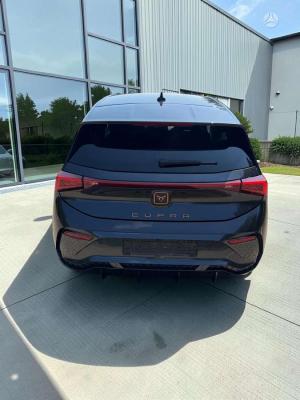 Серый Cupra Born 2022 в Вильнюс, объемом двигателя 0.00 л и пробегом 61 тыс. км за 23400 €, фото 7 на AUTOMOTO.COM.LV