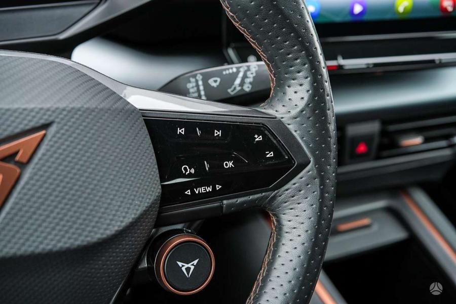 Grey Cupra Born 2022 in Kaunas, with an engine capacity of 0.00 L and mileage of 44 thousand km for 22950 €, photo 31 on AUTOMOTO.COM.LV
