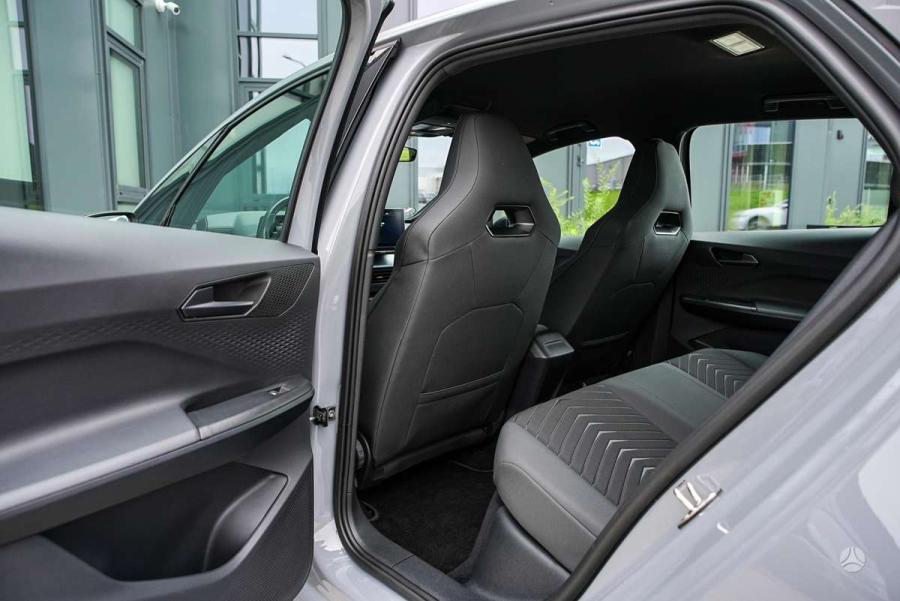 Grey Cupra Born 2022 in Kaunas, with an engine capacity of 0.00 L and mileage of 44 thousand km for 22950 €, photo 35 on AUTOMOTO.COM.LV