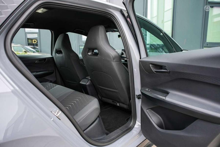 Grey Cupra Born 2022 in Kaunas, with an engine capacity of 0.00 L and mileage of 44 thousand km for 22950 €, photo 37 on AUTOMOTO.COM.LV
