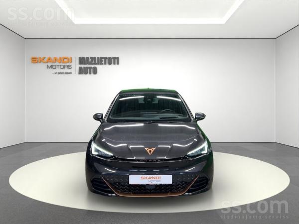 Серый Cupra Born 2022 в Рига, объемом двигателя 0.00 л и пробегом 52 тыс. км за 27490 €, фото 3 на AUTOMOTO.COM.LV