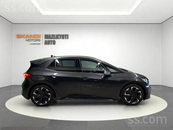 Серый Cupra Born 2022 в Рига, объемом двигателя 0.00 л и пробегом 52 тыс. км за 27490 €, фото 8 на AUTOMOTO.COM.LV