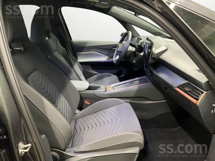 Серый Cupra Born 2022 в Рига, объемом двигателя 0.00 л и пробегом 52 тыс. км за 27490 €, фото 19 на AUTOMOTO.COM.LV