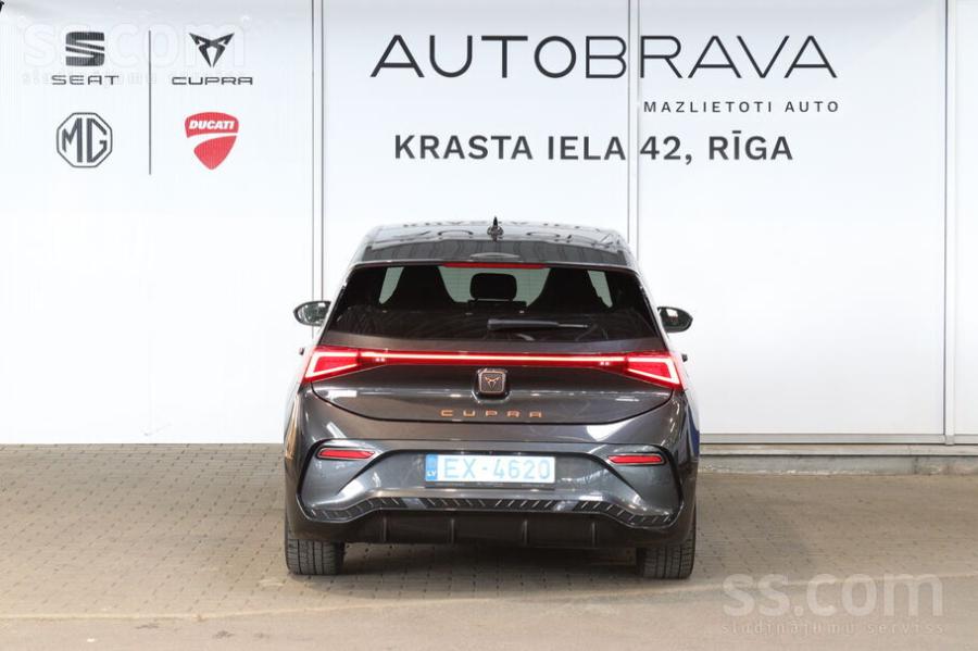 Серый Cupra Born 2022 в Рига, объемом двигателя 0.00 л и пробегом 140 тыс. км за 18890 €, фото 8 на AUTOMOTO.COM.LV