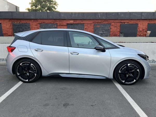 Серый Cupra Born 2022 в Каунас, объемом двигателя 0.00 л и пробегом 65 тыс. км за 20900 €, фото 4 на AUTOMOTO.COM.LV
