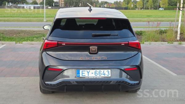 Pelēks Cupra Born 2022 Rīga, ar dzinēja tilpumu 0.00 L un nobraukumu 116 tūkst. km par 22900 €, foto 8 vietnē AUTOMOTO.COM.LV
