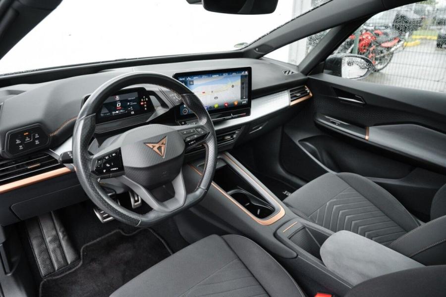 Серый Cupra Born 2022 в Рига, объемом двигателя 0.00 л и пробегом 92 тыс. км за 24500 €, фото 24 на AUTOMOTO.COM.LV