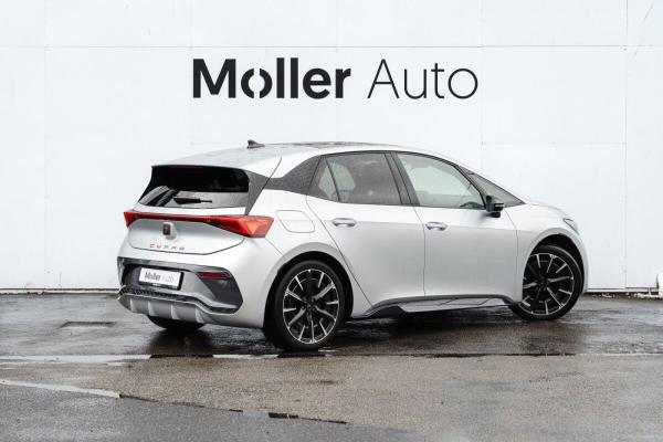 Серый Cupra Born 2022 в Рига, объемом двигателя 0.00 л и пробегом 92 тыс. км за 24500 €, фото 5 на AUTOMOTO.COM.LV