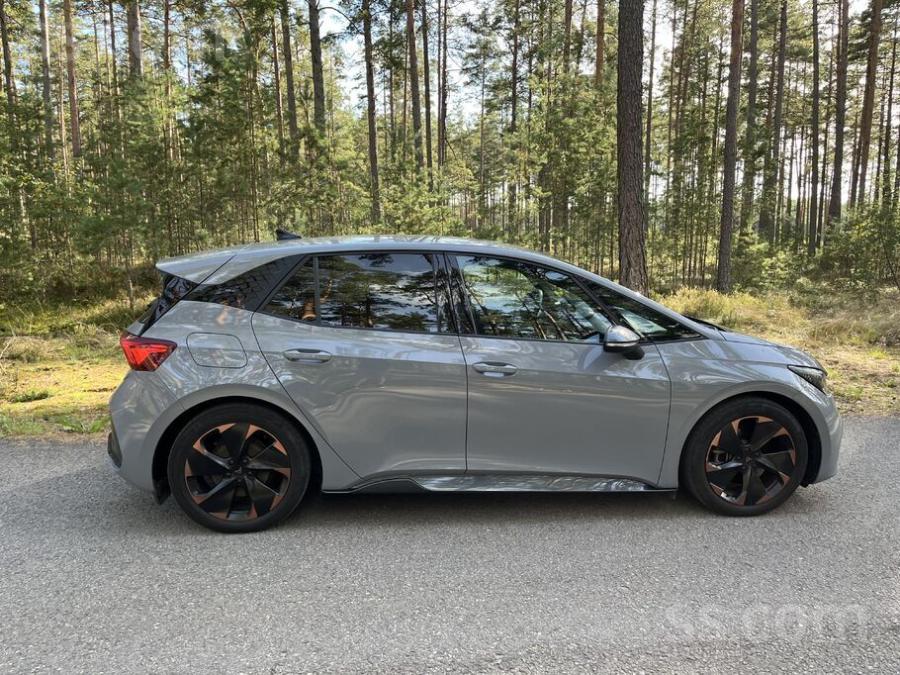 Grey Cupra Born 2022 in Riga, with an engine capacity of 0.00 L and mileage of 77 thousand km for 22400 €, photo 4 on AUTOMOTO.COM.LV