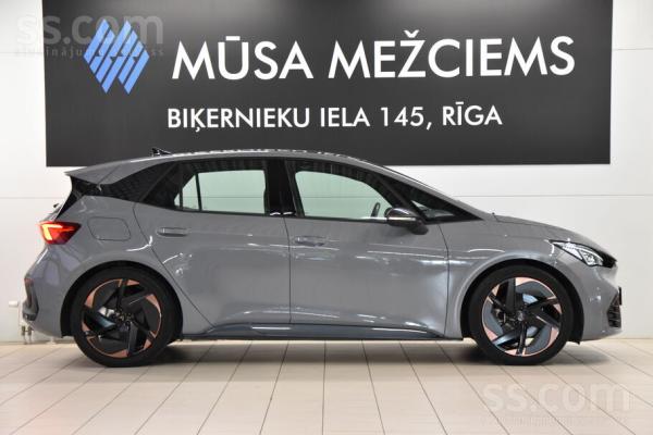 Серый Cupra Born 2022 в Рига, объемом двигателя 0.00 л и пробегом 38 тыс. км за 26990 €, фото 5 на AUTOMOTO.COM.LV