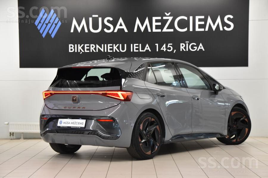 Серый Cupra Born 2022 в Рига, объемом двигателя 0.00 л и пробегом 38 тыс. км за 26990 €, фото 7 на AUTOMOTO.COM.LV