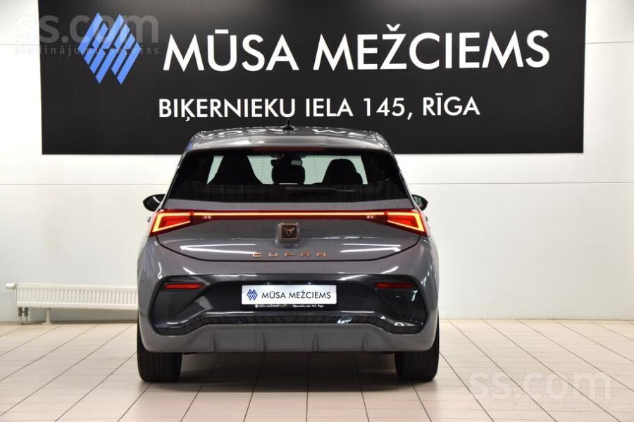Серый Cupra Born 2022 в Рига, объемом двигателя 0.00 л и пробегом 38 тыс. км за 26990 €, фото 8 на AUTOMOTO.COM.LV