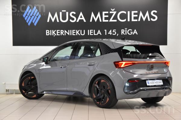 Серый Cupra Born 2022 в Рига, объемом двигателя 0.00 л и пробегом 38 тыс. км за 26990 €, фото 9 на AUTOMOTO.COM.LV