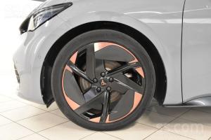 Серый Cupra Born 2022 в Рига, объемом двигателя 0.00 л и пробегом 38 тыс. км за 26990 €, фото 12 на AUTOMOTO.COM.LV