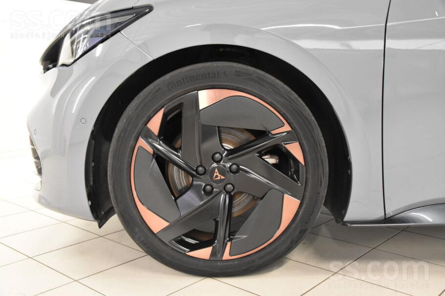 Серый Cupra Born 2022 в Рига, объемом двигателя 0.00 л и пробегом 38 тыс. км за 26990 €, фото 12 на AUTOMOTO.COM.LV