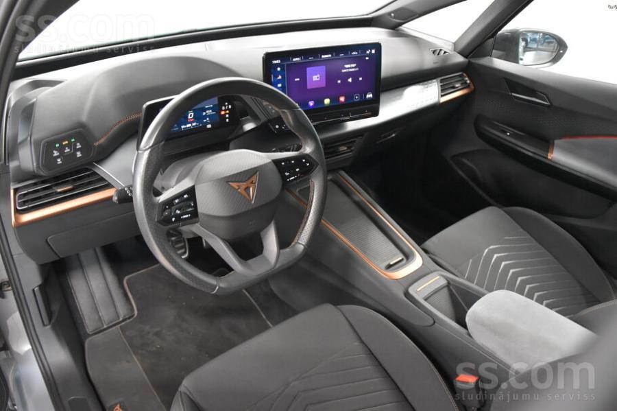Серый Cupra Born 2022 в Рига, объемом двигателя 0.00 л и пробегом 38 тыс. км за 26990 €, фото 13 на AUTOMOTO.COM.LV