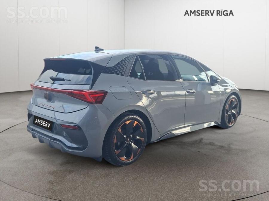 Серый Cupra Born 2022 в Рига, объемом двигателя 0.00 л и пробегом 91 тыс. км за 22000 €, фото 3 на AUTOMOTO.COM.LV