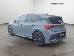 Серый Cupra Born 2022 в Рига, объемом двигателя 0.00 л и пробегом 91 тыс. км за 22000 €, фото 5 на AUTOMOTO.COM.LV