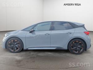Серый Cupra Born 2022 в Рига, объемом двигателя 0.00 л и пробегом 91 тыс. км за 22000 €, фото 8 на AUTOMOTO.COM.LV