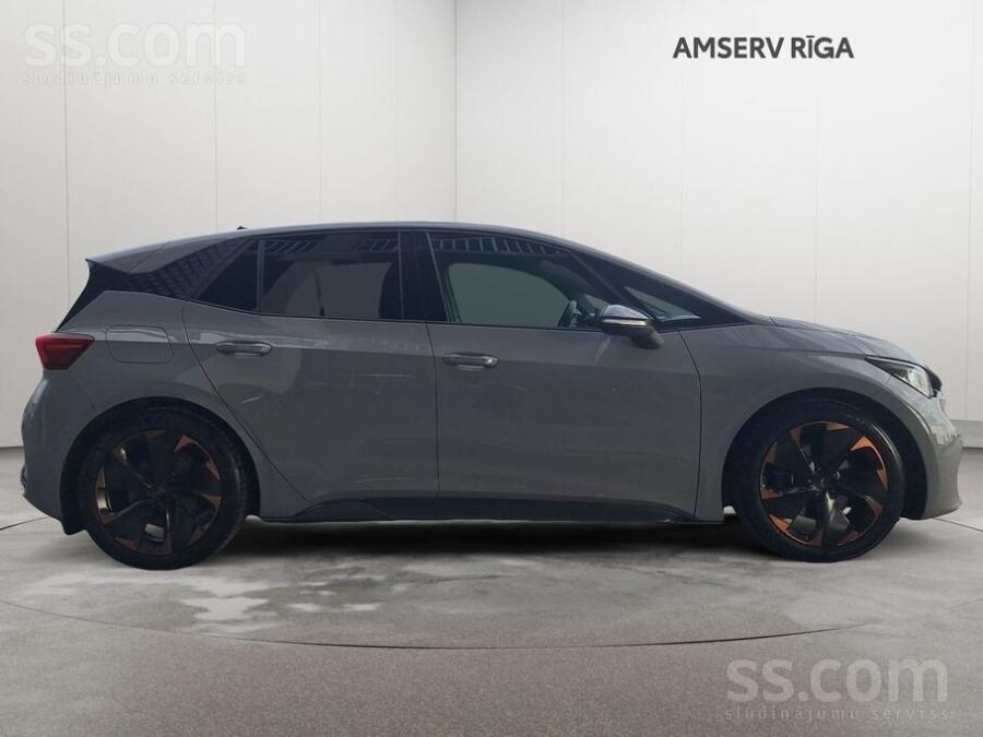 Серый Cupra Born 2022 в Рига, объемом двигателя 0.00 л и пробегом 91 тыс. км за 22000 €, фото 9 на AUTOMOTO.COM.LV