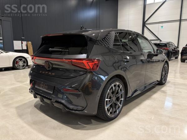 Pelēks Cupra Born 2022 Rīga, ar dzinēja tilpumu 0.00 L un nobraukumu 48 tūkst. km par 28800 €, foto 4 vietnē AUTOMOTO.COM.LV