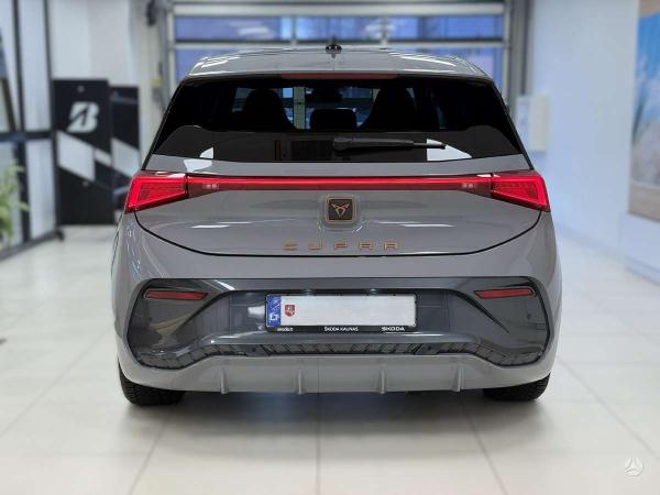 Серый Cupra Born 2023 в Каунас, объемом двигателя 0.00 л и пробегом 15 тыс. км за 23300 €, фото 7 на AUTOMOTO.COM.LV