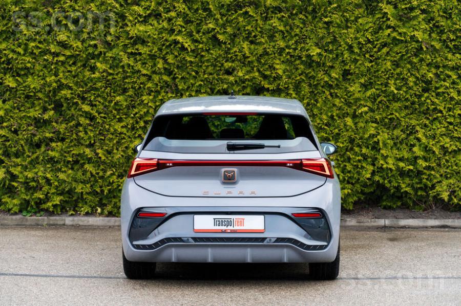 Pelēks Cupra Born 2023 Rīga, ar dzinēja tilpumu 0.00 L un nobraukumu 30 tūkst. km par 29990 €, foto 7 vietnē AUTOMOTO.COM.LV