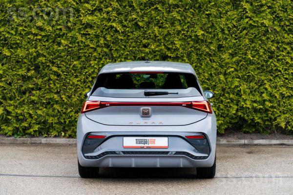 Серый Cupra Born 2023 в Рига, объемом двигателя 0.00 л и пробегом 30 тыс. км за 29990 €, фото 6 на AUTOMOTO.COM.LV