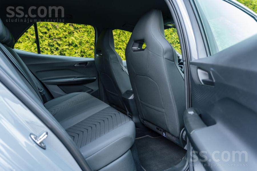 Серый Cupra Born 2023 в Рига, объемом двигателя 0.00 л и пробегом 30 тыс. км за 29990 €, фото 15 на AUTOMOTO.COM.LV
