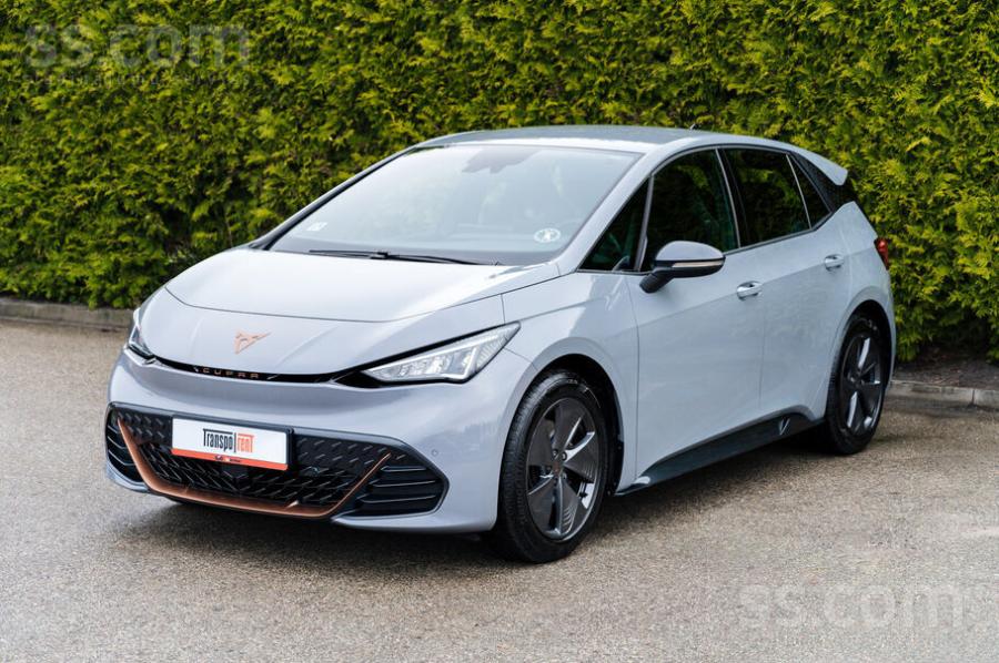 Серый Cupra Born 2023 в Рига, объемом двигателя 0.00 л и пробегом 30 тыс. км за 29990 €, фото 1 на AUTOMOTO.COM.LV