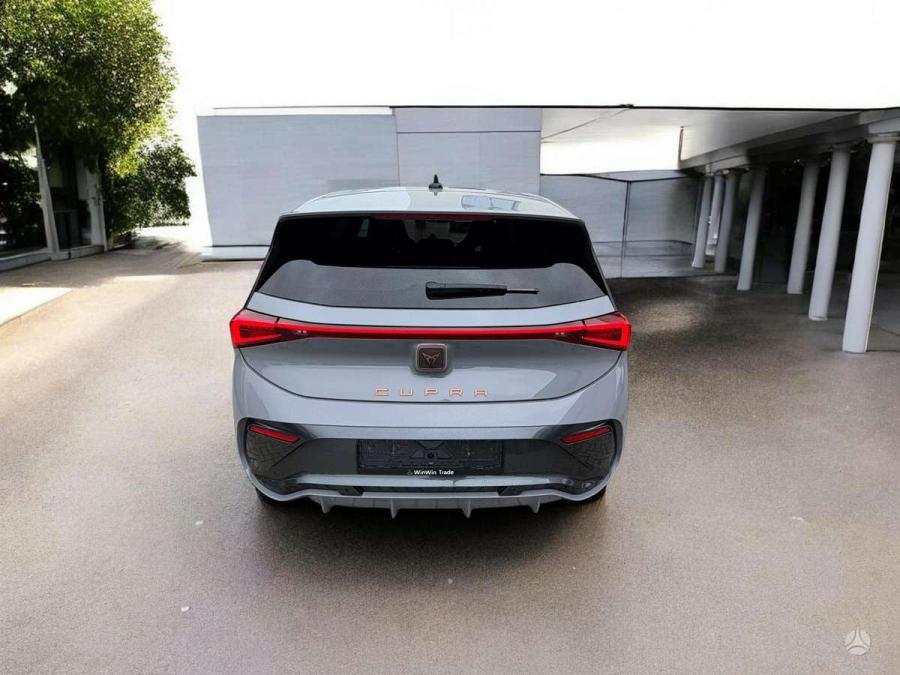 Pelēks Cupra Born 2023 Viļņa, ar dzinēja tilpumu 0.00 L un nobraukumu 69 tūkst. km par 23300 €, foto 7 vietnē AUTOMOTO.COM.LV