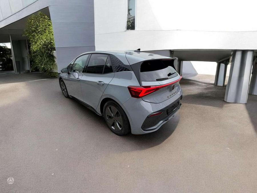 Pelēks Cupra Born 2023 Viļņa, ar dzinēja tilpumu 0.00 L un nobraukumu 69 tūkst. km par 23300 €, foto 8 vietnē AUTOMOTO.COM.LV