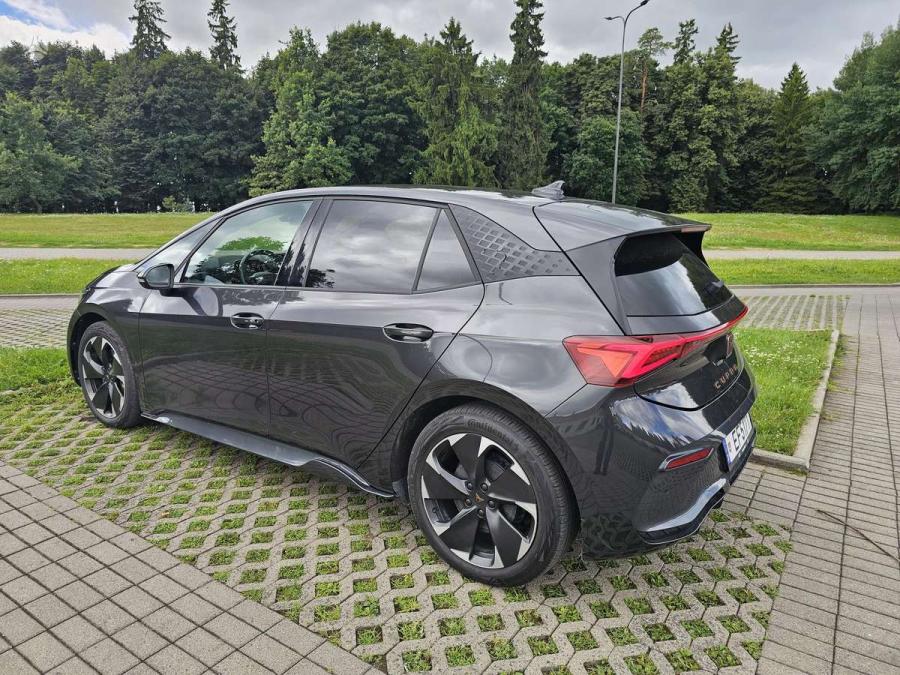 Grey Cupra Born 2023 in Kaunas, with an engine capacity of 0.00 L and mileage of 61 thousand km for 26500 €, photo 6 on AUTOMOTO.COM.LV