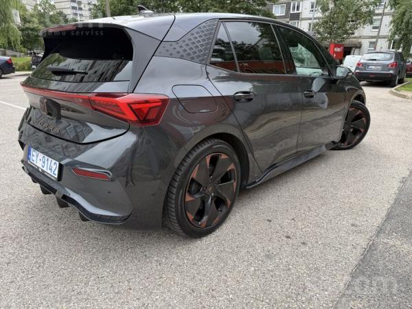 Pelēks Cupra Born 2023 Rīga, ar dzinēja tilpumu 0.00 L un nobraukumu 129 tūkst. km par 29000 €, foto 5 vietnē AUTOMOTO.COM.LV