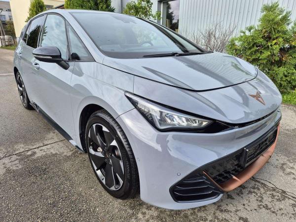 Серый Cupra Born 2023 в Мажейкяй, объемом двигателя 0.00 л и пробегом 59 тыс. км за 16400 €, фото 1 на AUTOMOTO.COM.LV