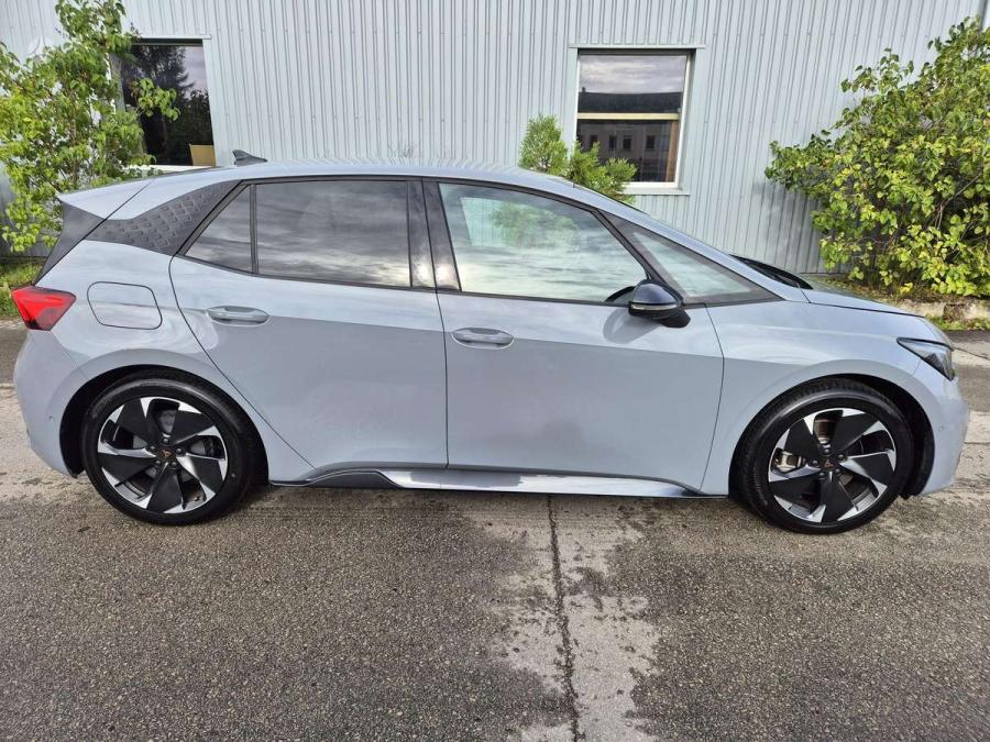 Серый Cupra Born 2023 в Мажейкяй, объемом двигателя 0.00 л и пробегом 59 тыс. км за 16400 €, фото 3 на AUTOMOTO.COM.LV