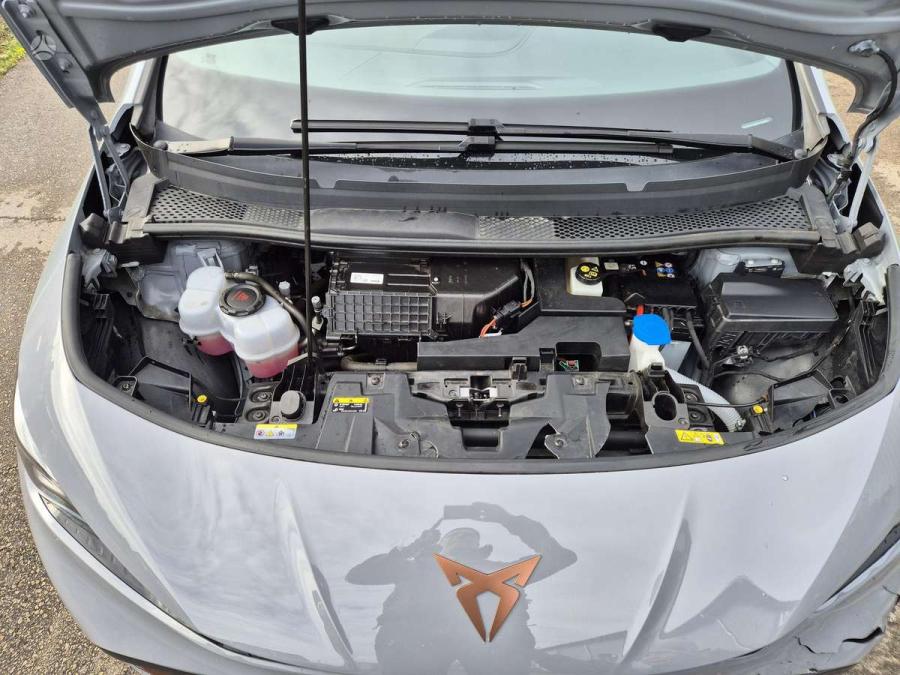 Серый Cupra Born 2023 в Мажейкяй, объемом двигателя 0.00 л и пробегом 59 тыс. км за 16400 €, фото 17 на AUTOMOTO.COM.LV