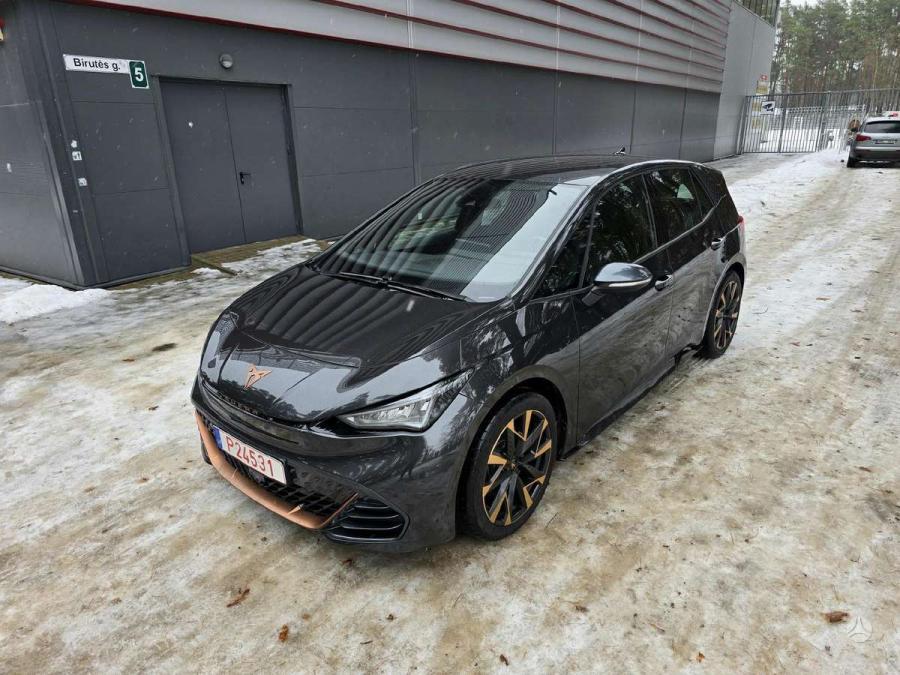 Pelēks Cupra Born 2024 Alīta, ar dzinēja tilpumu 0.00 L un nobraukumu 6 tūkst. km par 24999 €, foto 1 vietnē AUTOMOTO.COM.LV