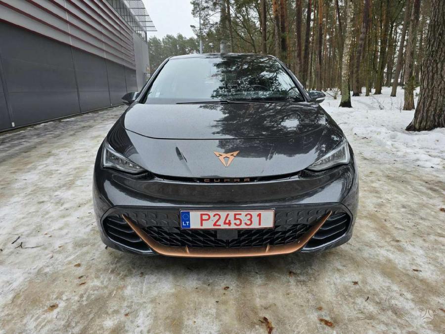 Pelēks Cupra Born 2024 Alīta, ar dzinēja tilpumu 0.00 L un nobraukumu 6 tūkst. km par 24999 €, foto 2 vietnē AUTOMOTO.COM.LV