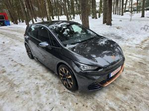 Pelēks Cupra Born 2024 Alīta, ar dzinēja tilpumu 0.00 L un nobraukumu 6 tūkst. km par 24999 €, foto 3 vietnē AUTOMOTO.COM.LV