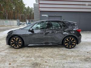 Pelēks Cupra Born 2024 Alīta, ar dzinēja tilpumu 0.00 L un nobraukumu 6 tūkst. km par 24999 €, foto 9 vietnē AUTOMOTO.COM.LV