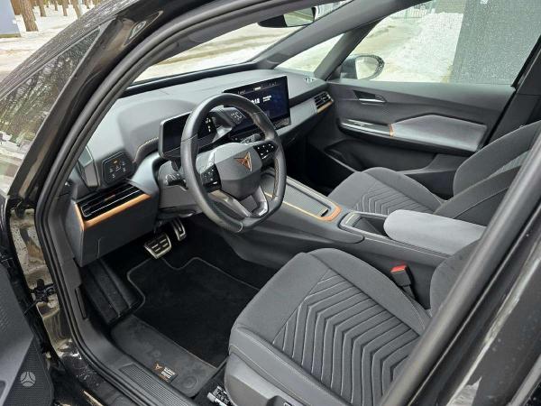 Pelēks Cupra Born 2024 Alīta, ar dzinēja tilpumu 0.00 L un nobraukumu 6 tūkst. km par 24999 €, foto 11 vietnē AUTOMOTO.COM.LV