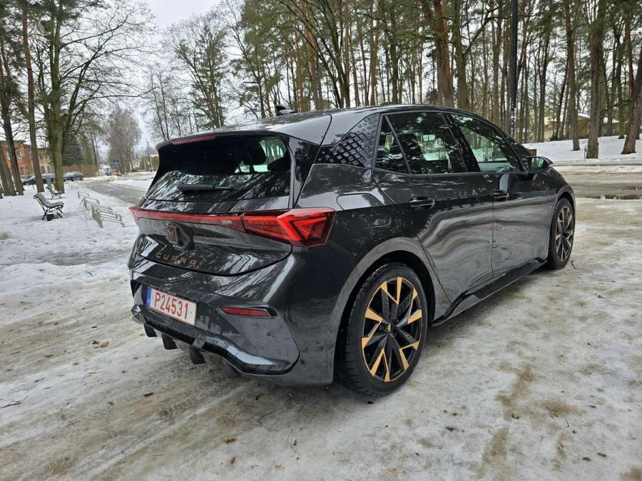 Pelēks Cupra Born 2024 Alīta, ar dzinēja tilpumu 0.00 L un nobraukumu 6 tūkst. km par 24999 €, foto 29 vietnē AUTOMOTO.COM.LV
